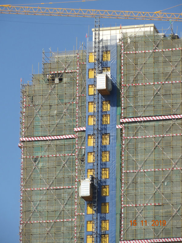 SC300/300 Heavy Load And High Lifting Speed Temporary Elevator For ...