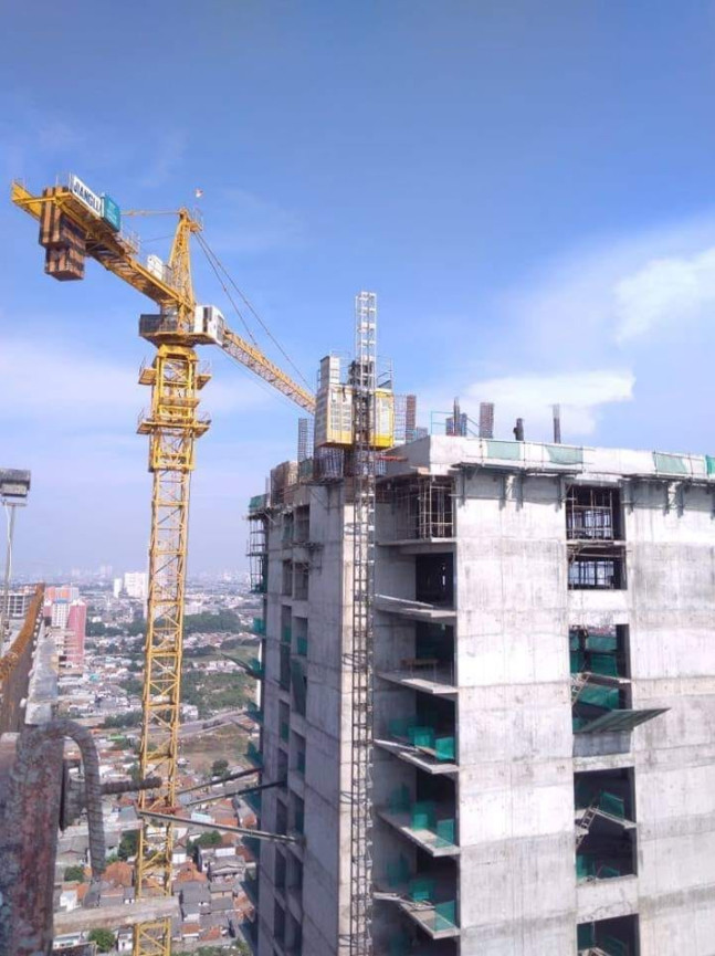 VFC Motor Control Construction Site Lift Yellow Color Max Lifting ...